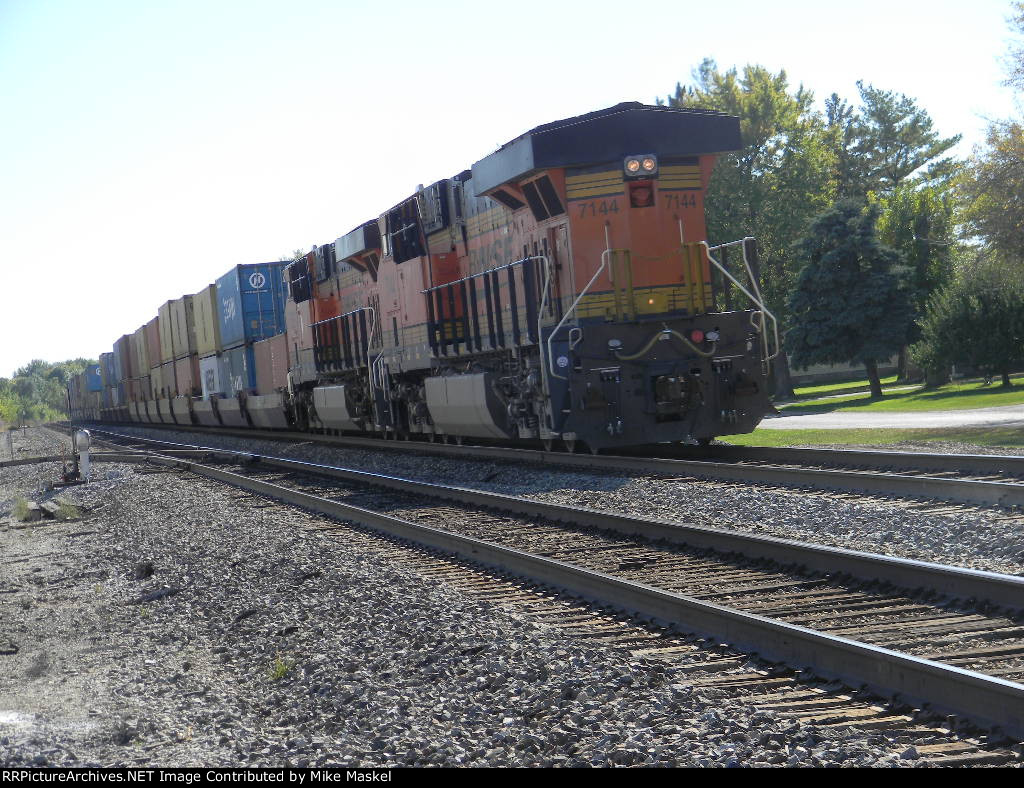 BNSF 7144